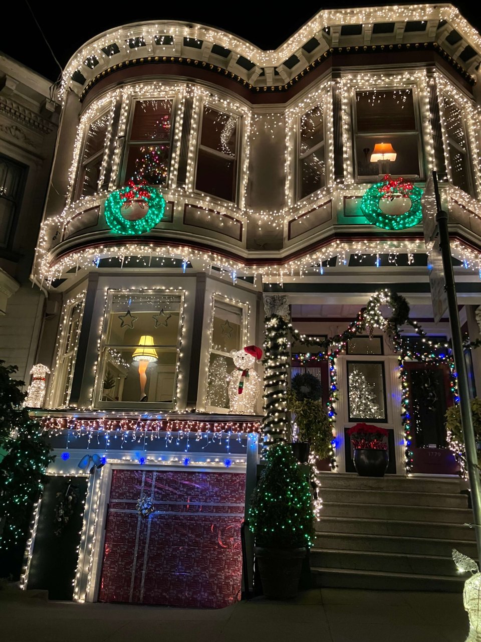 Ten wintery walks and holiday lights around San Francisco this season ...